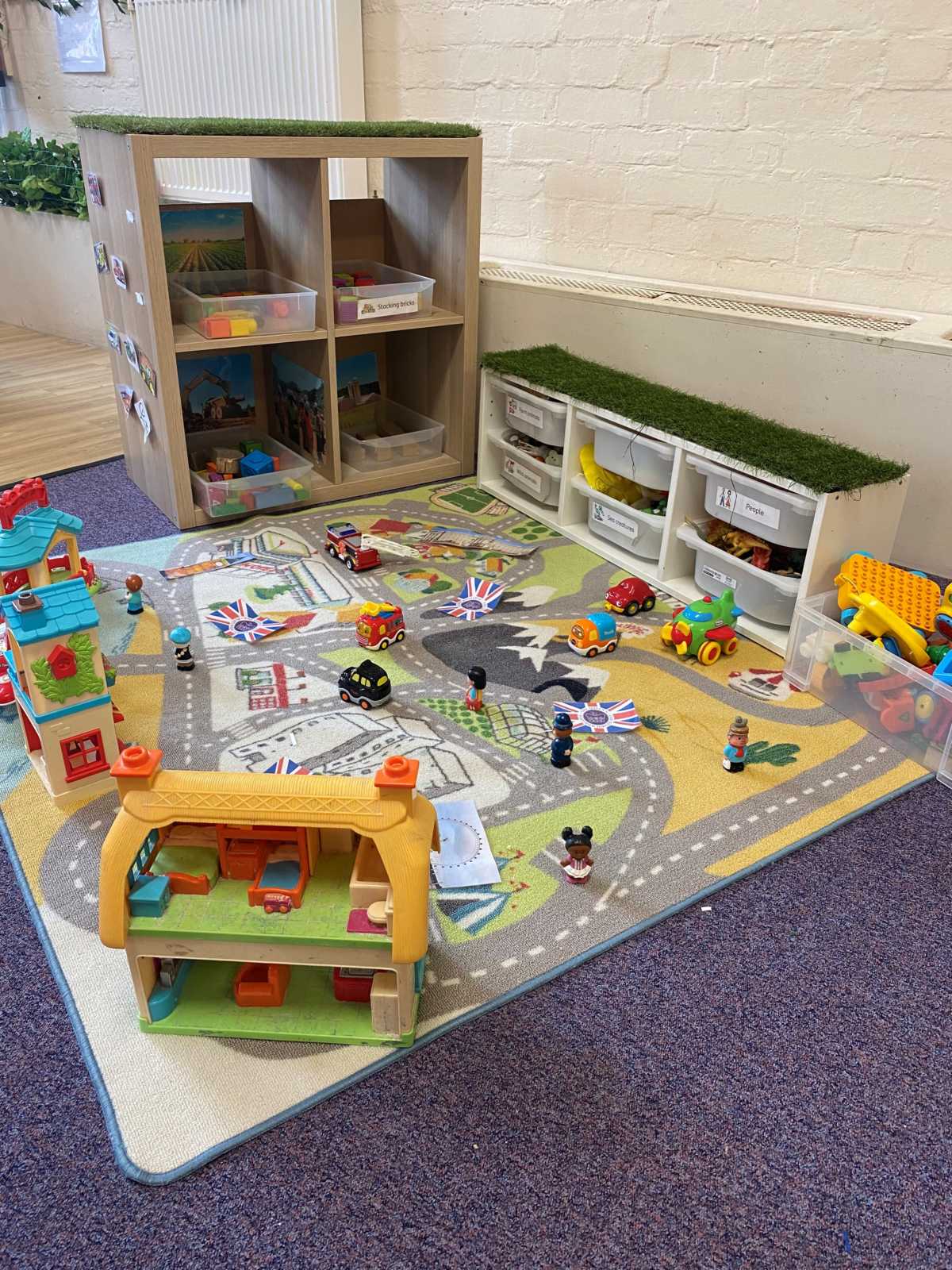 Bumble Bee Room - Nether Green Nursery